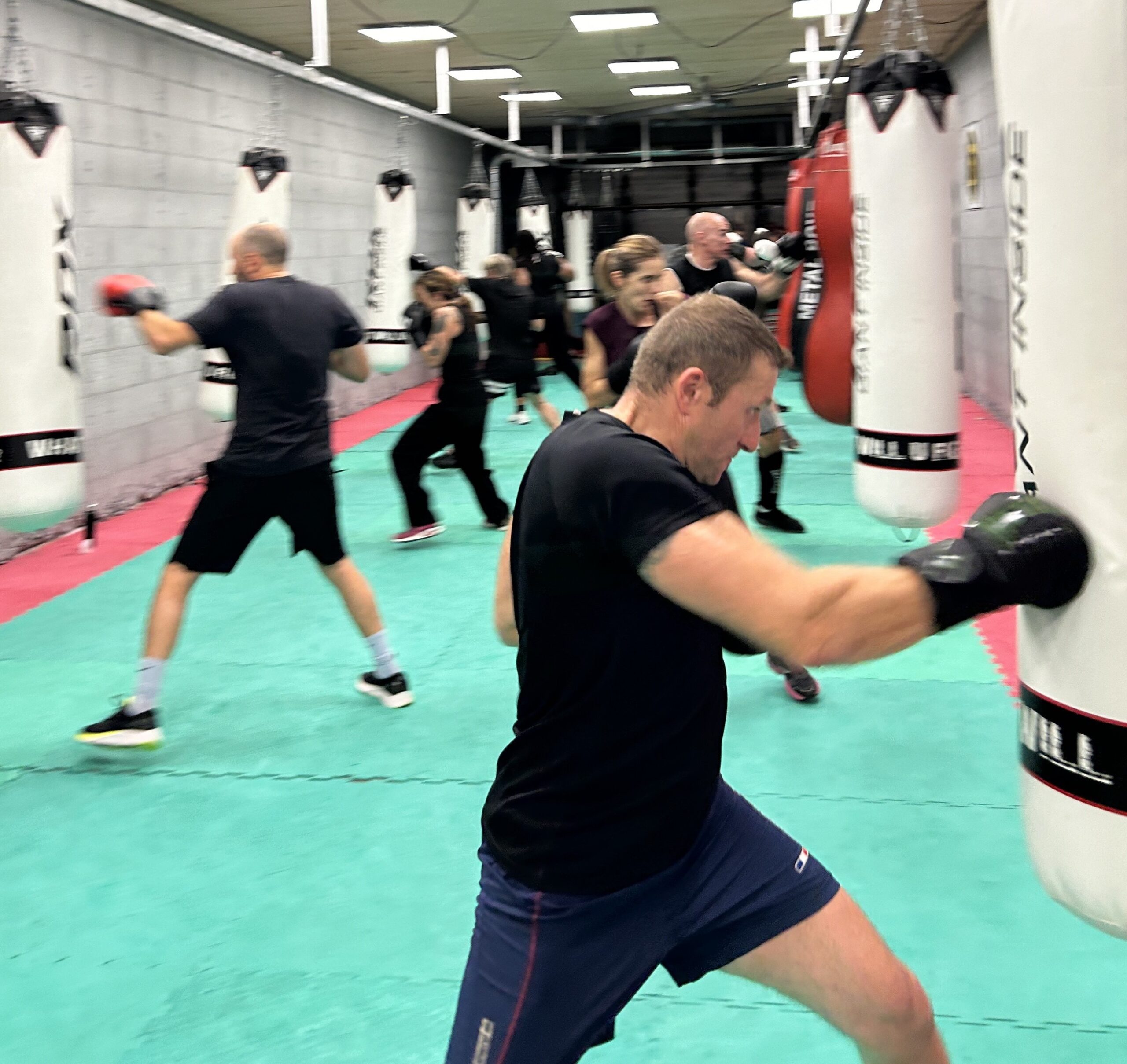 Cours de Boxe – Travail au sac – Tonnerre Sport